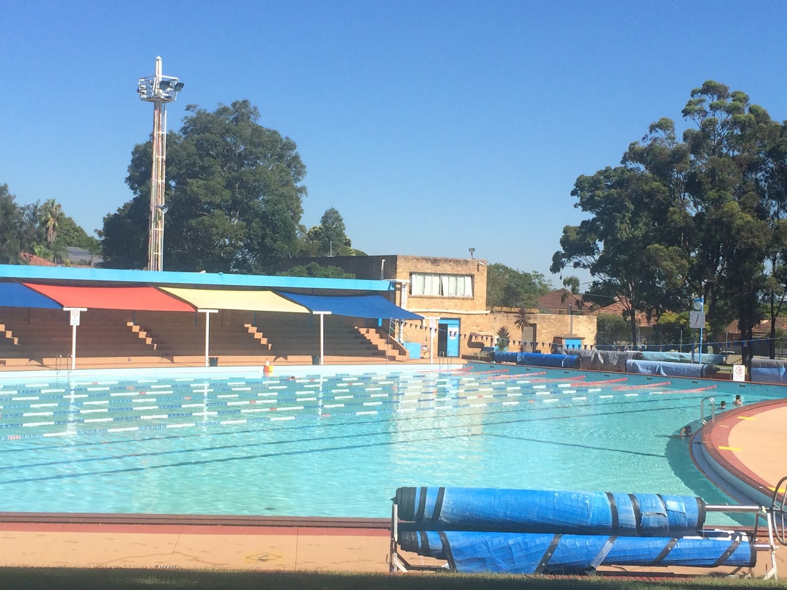 Swimming: Roselands Aquatic centre