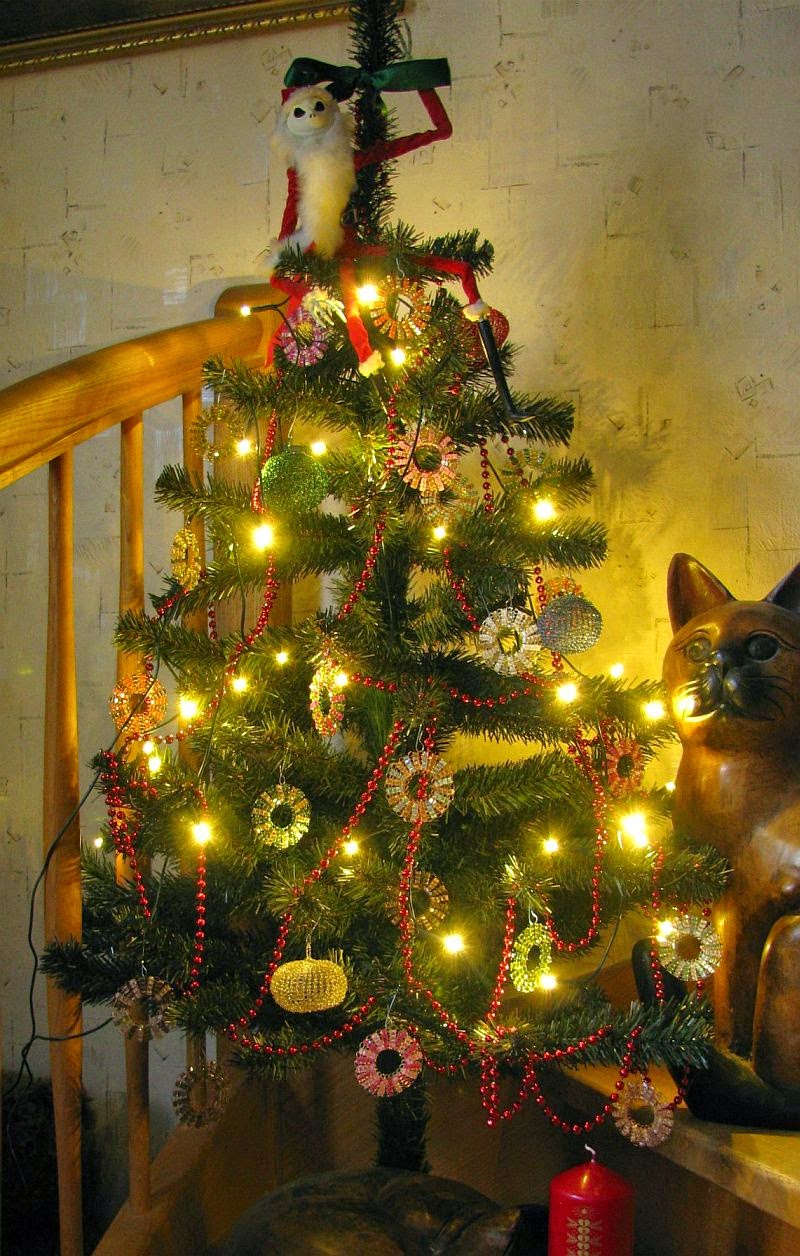 Cat s Wire O Christmas Tree The Eighteenth Door cat-s-wire-o-christmas-tree-the-eighteenth-door