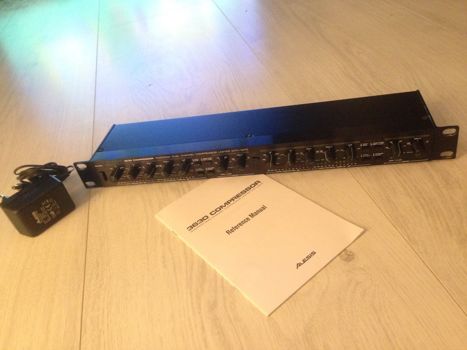 Infrequent Sound [sex.tex] technology: Alesis 3630 Compressor RMS/Peak ...