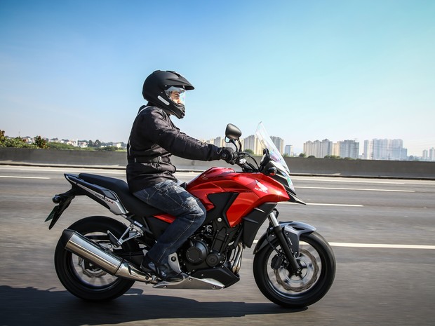 ENEMOTOS: Família Honda CB 500 chega renovada ao Brasil.