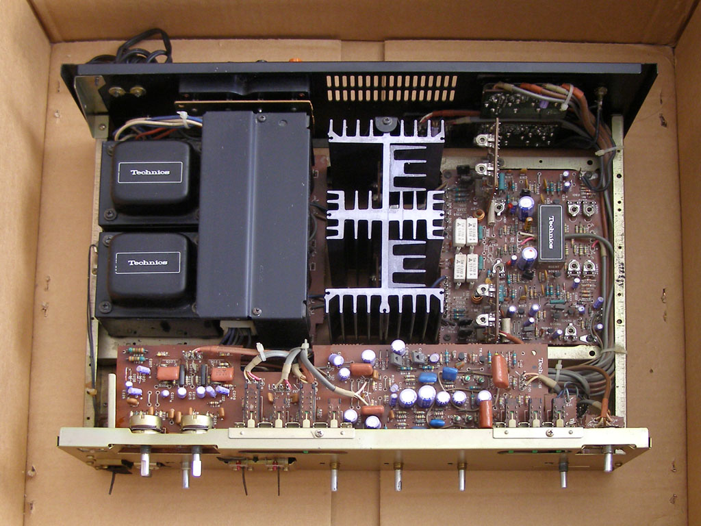 SEVENTIES STEREO: Just arrived. Another cool amplifier.