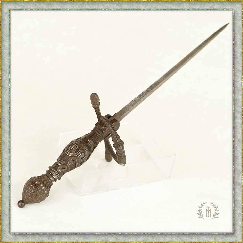 Marina Torres Antigüedades: Daga española de acero - s. XVIII