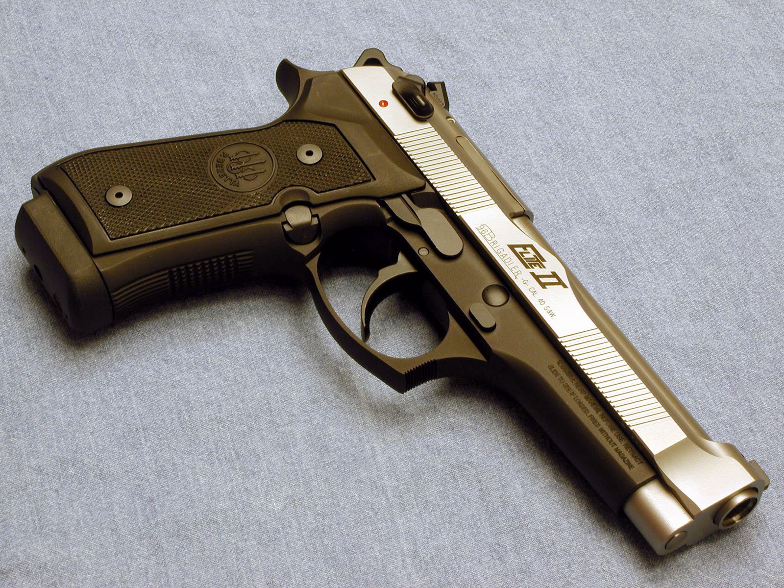Fire Gun Wallpaper: Beretta 96G Elite II chambered in .40 Auto..
