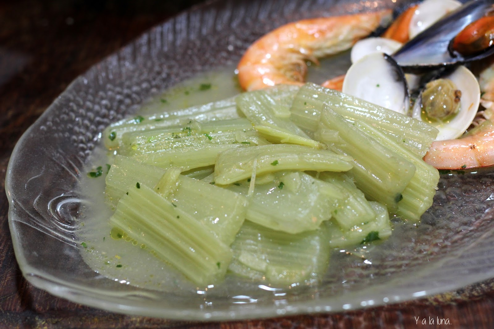Y a la luna se le ve ve el ombligo...: Cardo a la Marinera