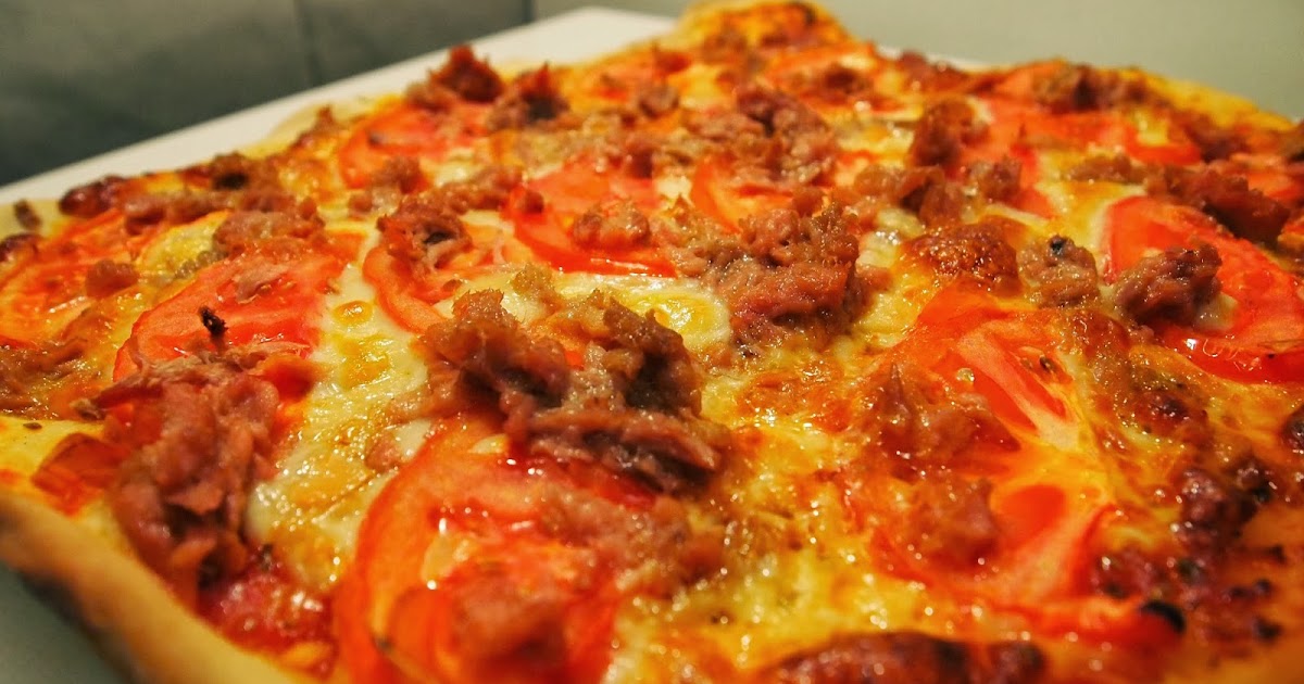 Pizza de tomates de temporada, atún y mozzarella - Andreíta come de todo