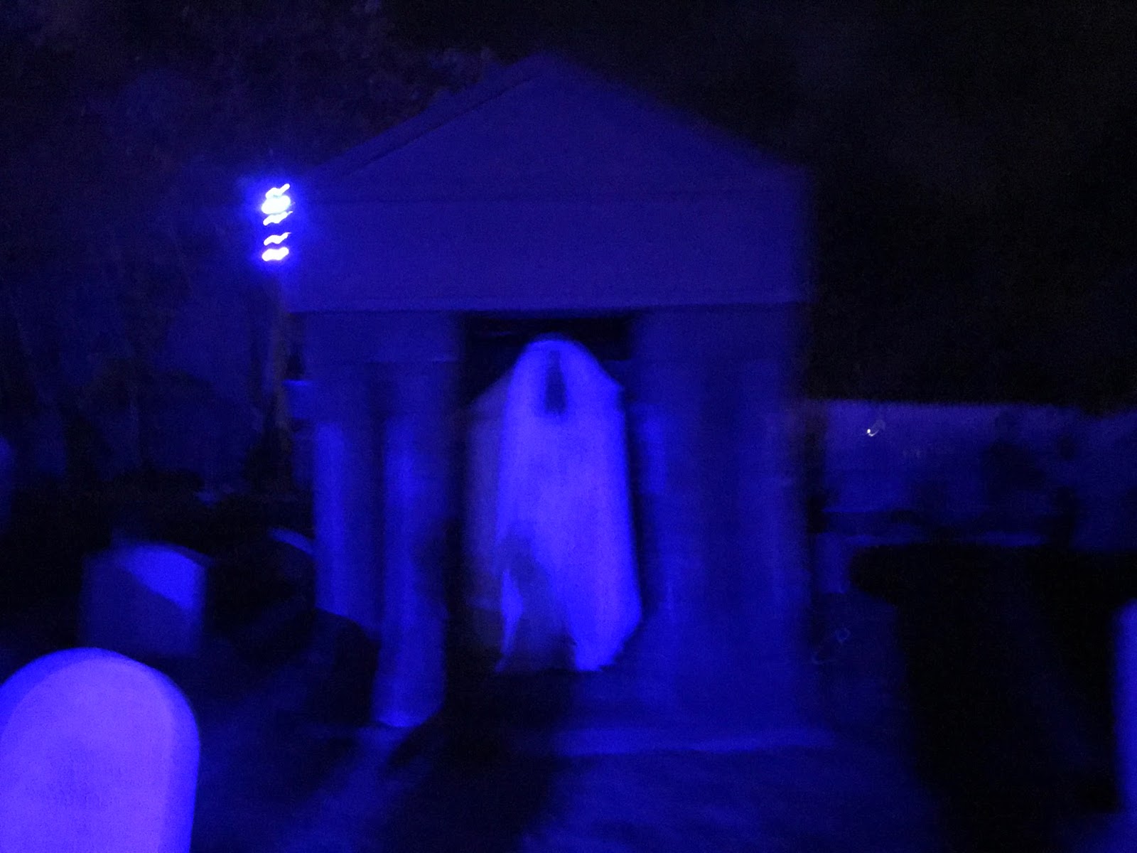 Lake Compounce- The Haunted Graveyard Photos