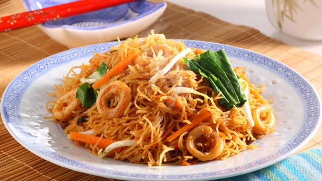 Resep dan Cara Membuat Bihun Goreng Enak Sederhana - SEDAPQU Resep dan Cara Membuat Bihun Goreng Enak Sederhana - SEDAPQU