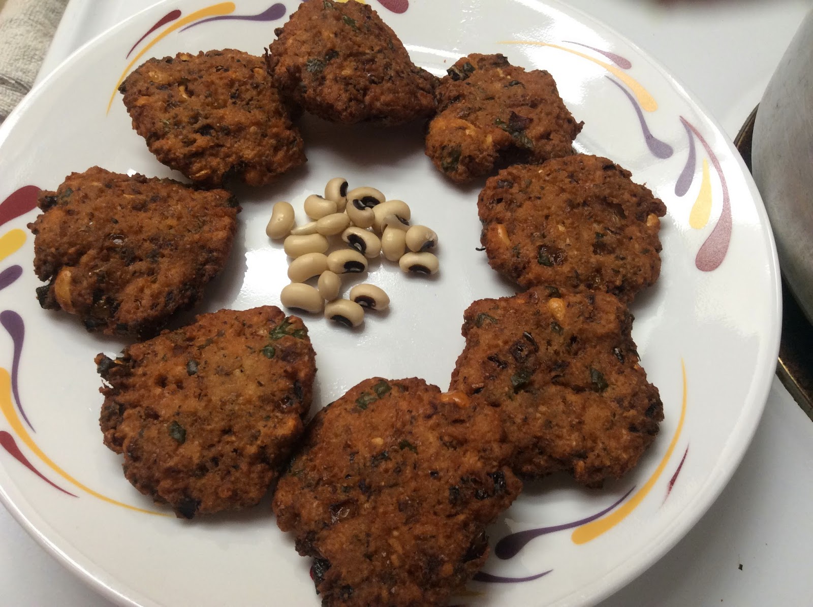 Gayathri's Vegetarian Kitchen.: Black eyed beans Masala Vada.