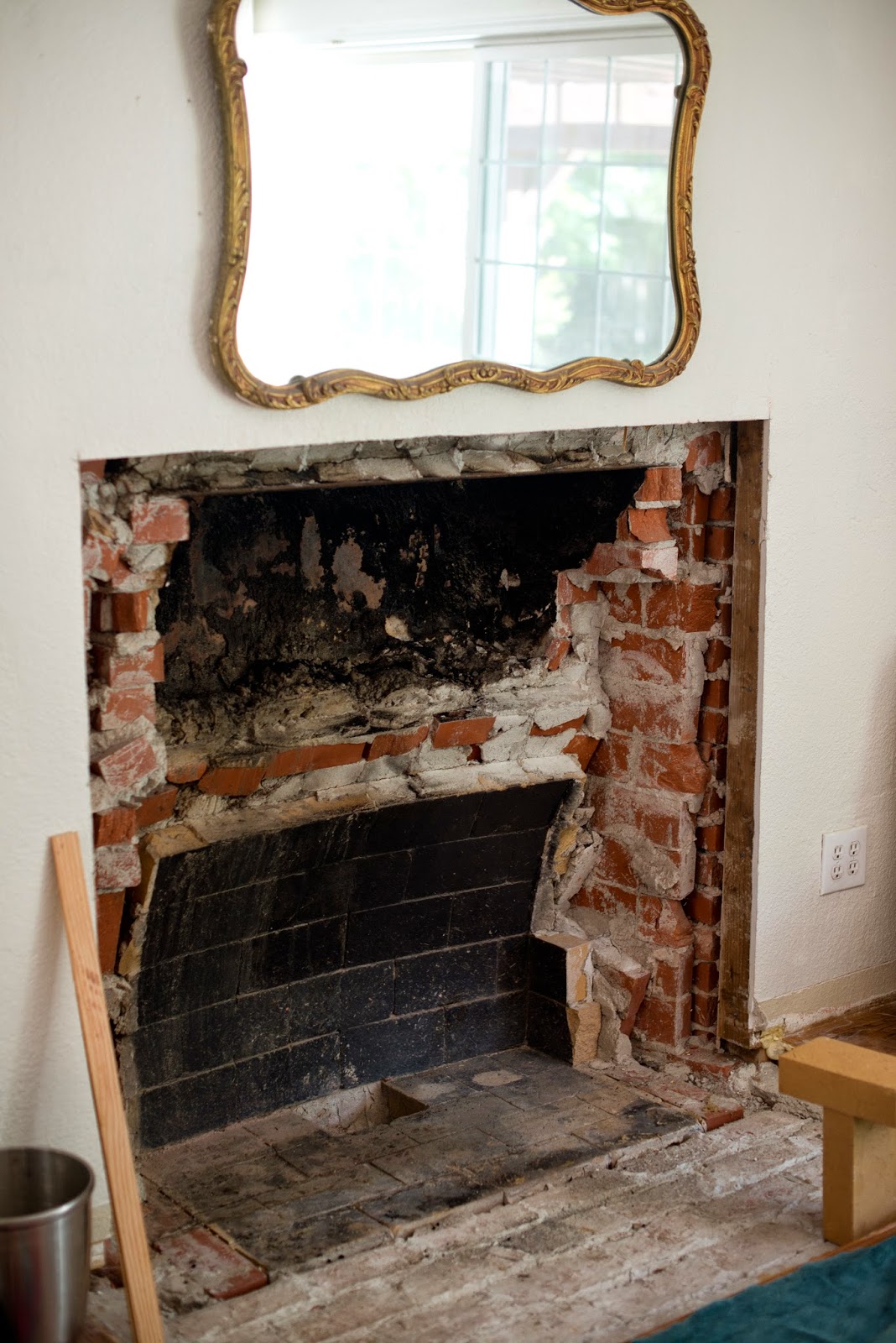 Domestic Fashionista: Uncovering Our Hidden Fireplace