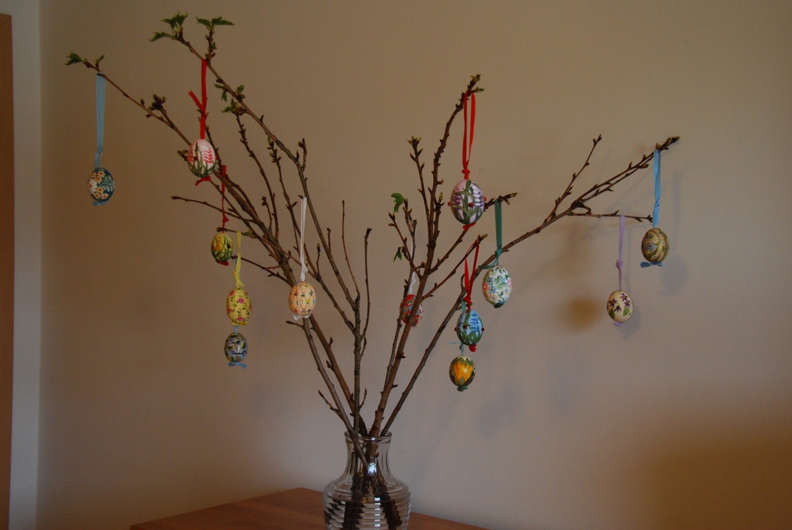 Maybe Too Blonde - A Life In Europe: Easter Tree - Der Osterbaum