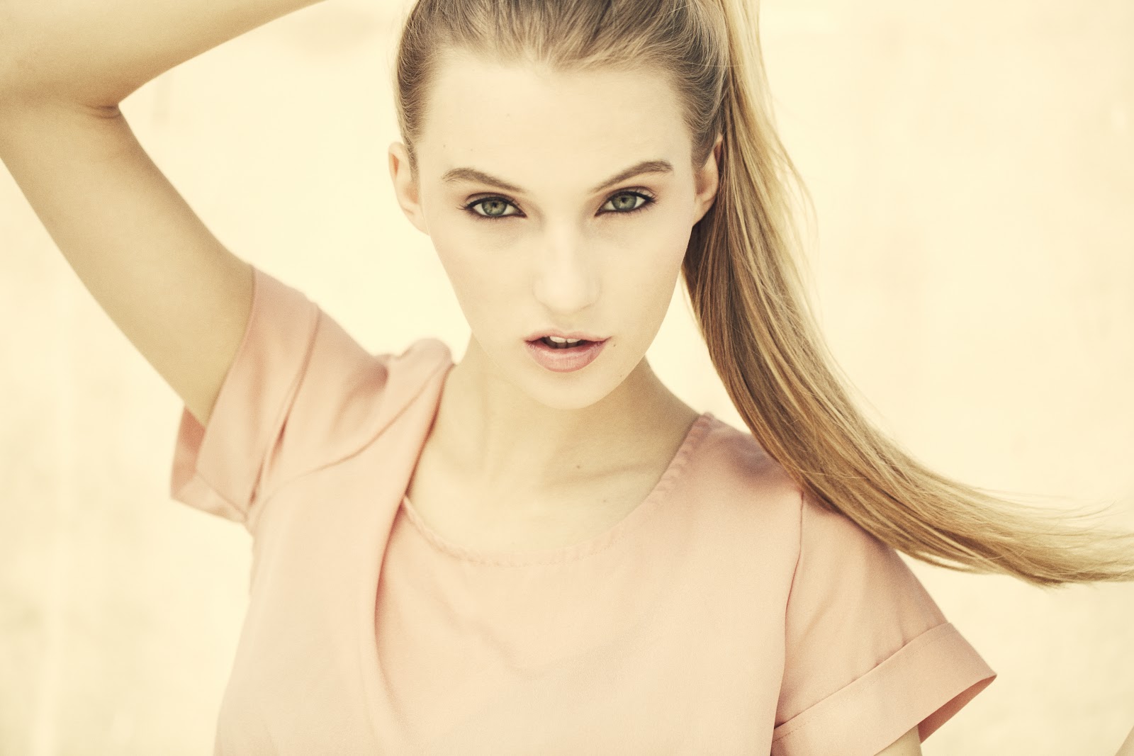 MAJOR MODEL WOMEN: Jessica Smith by Brandon Aviram