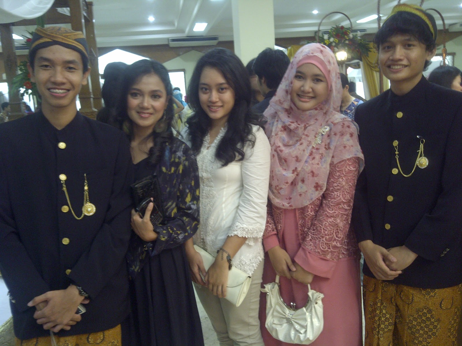 Welcome to Azkianisarah: Barakallahu for Kak Istiara and Kak Amirul :)))))