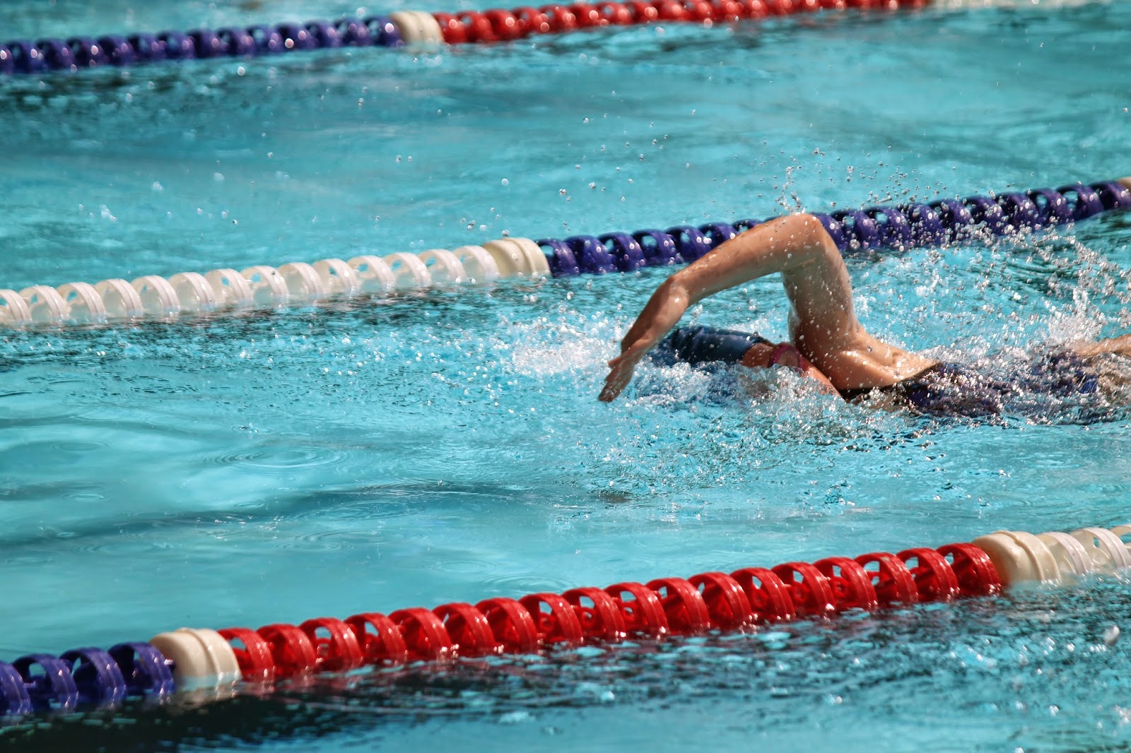 A Mom's Life: Swim Meet Photos. Go Ducks!