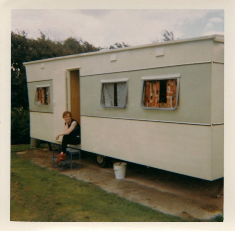 Trailer Life: 28 Cool Pics That Capture People With Their Mobile Homes ...