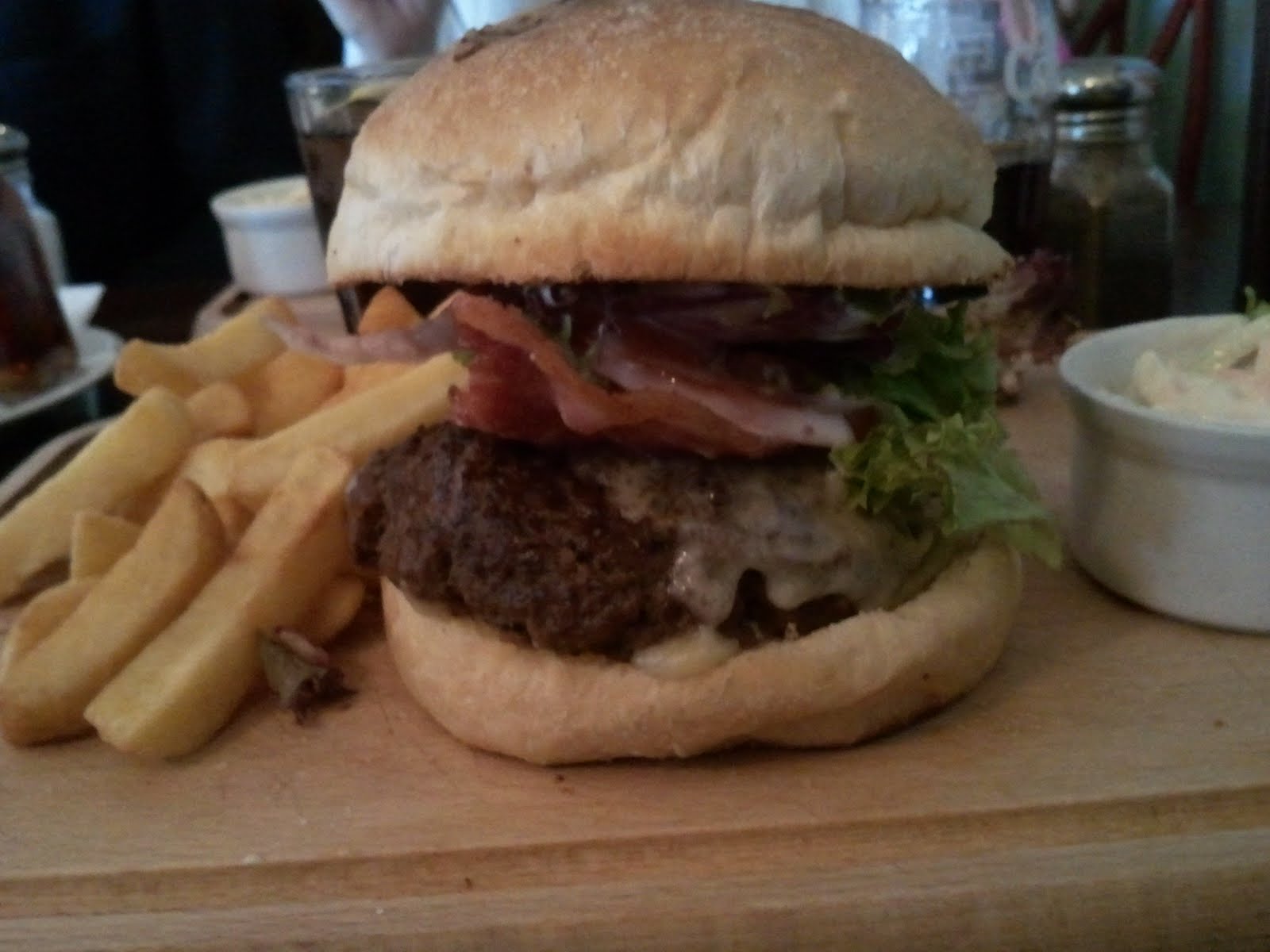 Burger Me! A London Burger Blog: 6/10 - Jamies, 1 Fleet Place, Holborn ...