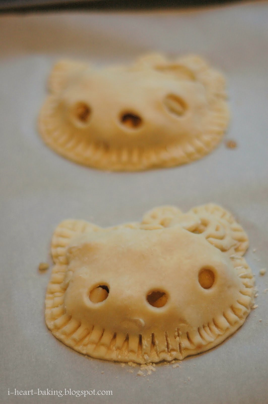 i heart baking!: hello kitty pocket pies