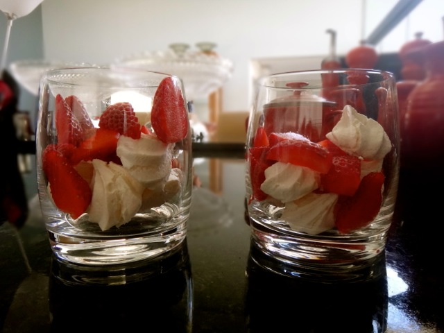 Gau e Mel: Sobremesa: Suspiro com Morango