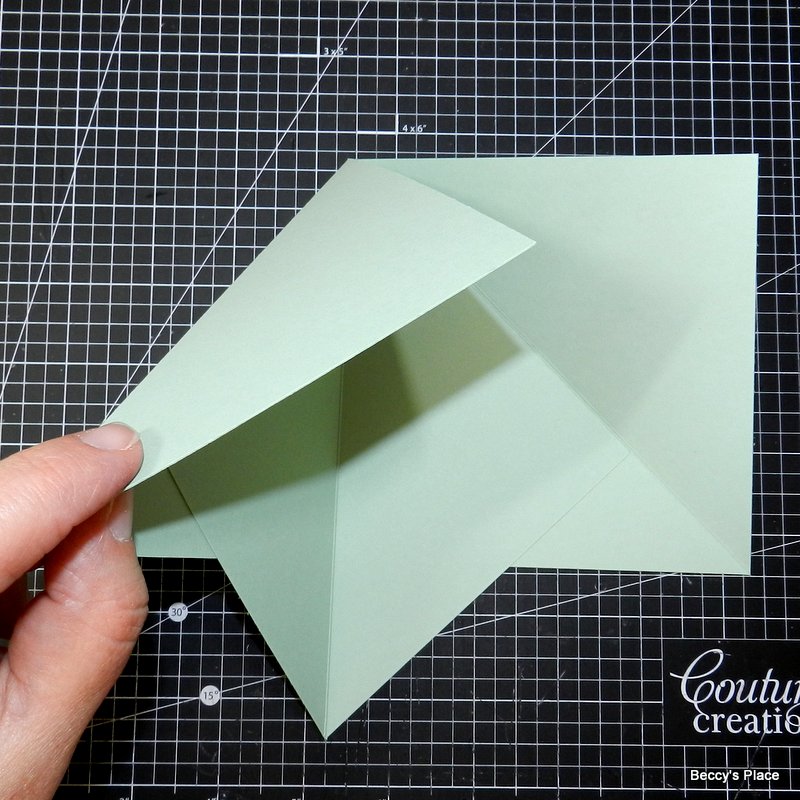 Beccy's Place: Tutorial - Pyramid Cards