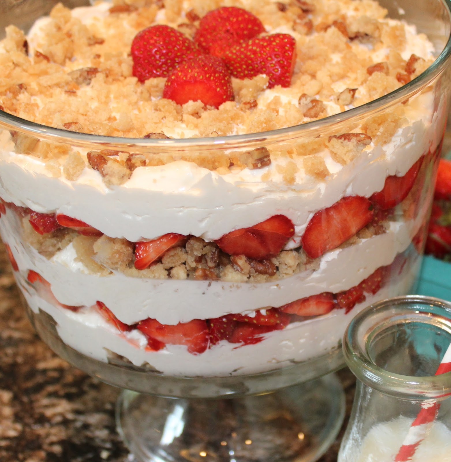 Living on Cloud Nine: STRAWBERRY CRUNCH PARFAIT