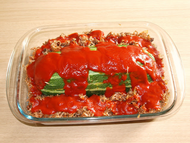 Mark's Veg Plot: Marrow "Bush Baby"s first fruit