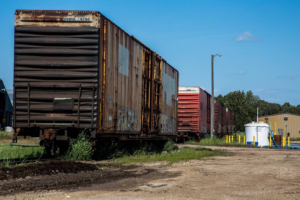 Trackside Treasure: Hi-Cube Boxcars Haul Peat Moss