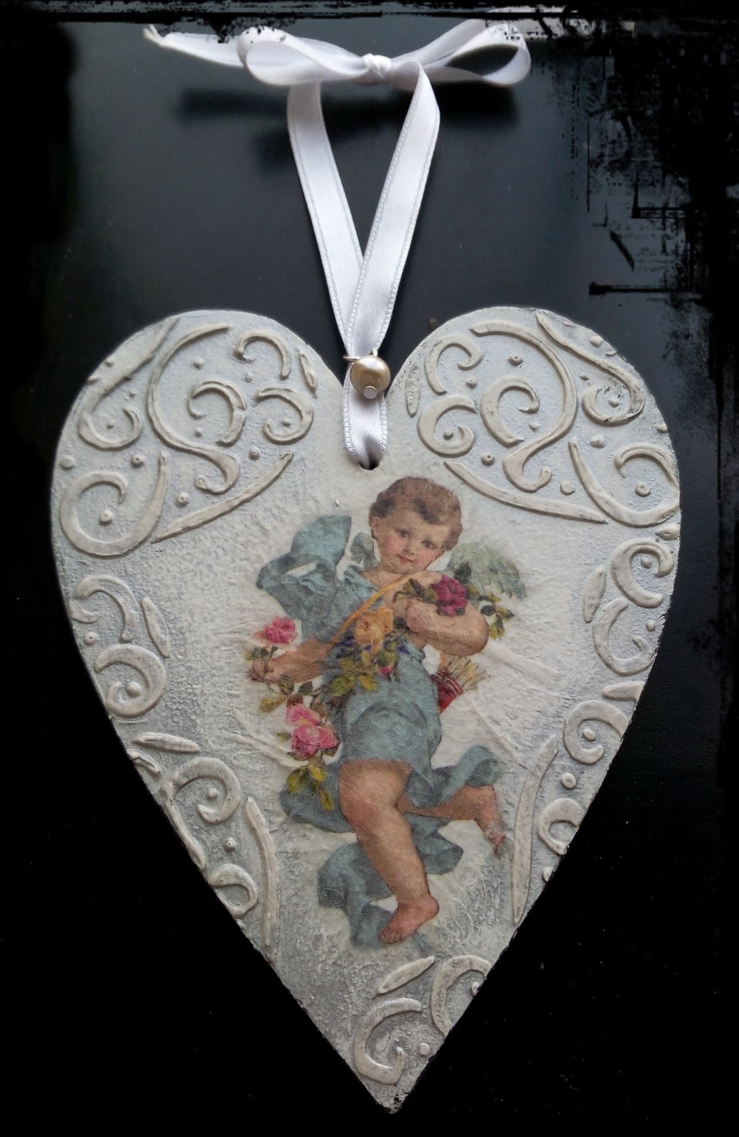 El Refugio de Lirtea: CORAZÓN CON RELIEVE Y PAPEL DE ARROZ