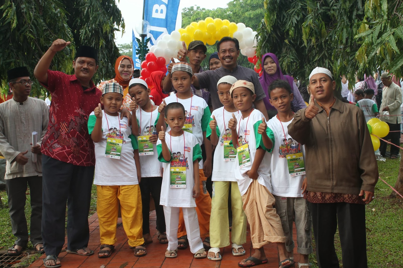 SUNATAN MASAL: Sunatan Massal IKA-UII 1000 orang peserta