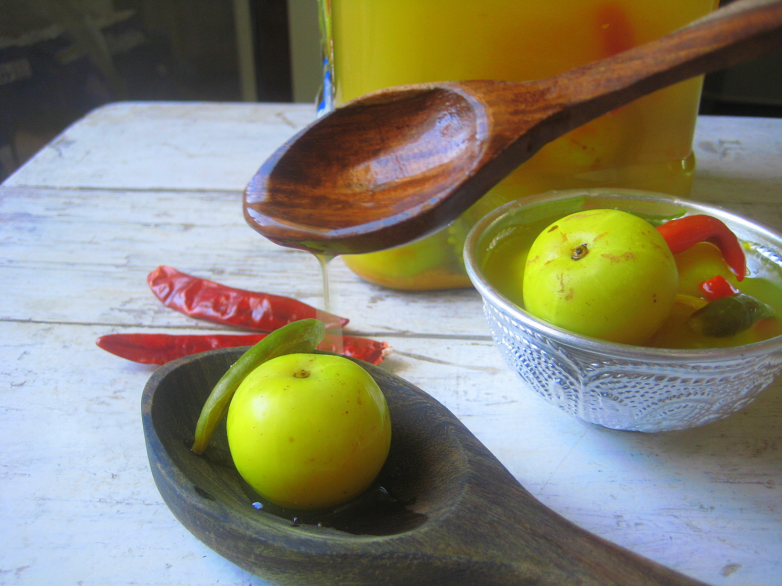 madhuri's kitchen: Oorabettina Usirikayalu / Amla preserved in salt water