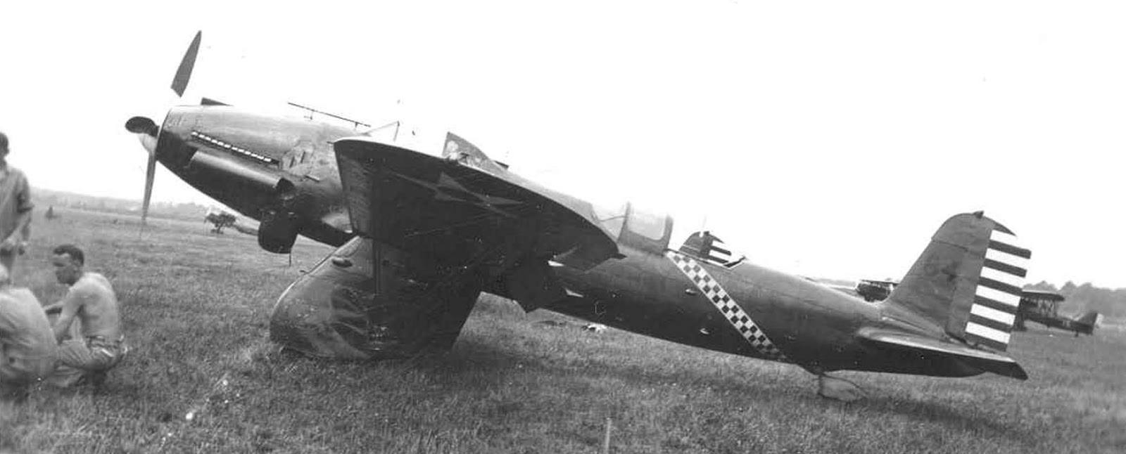 Airplanes in the skies + FAF history: Curtiss A-8