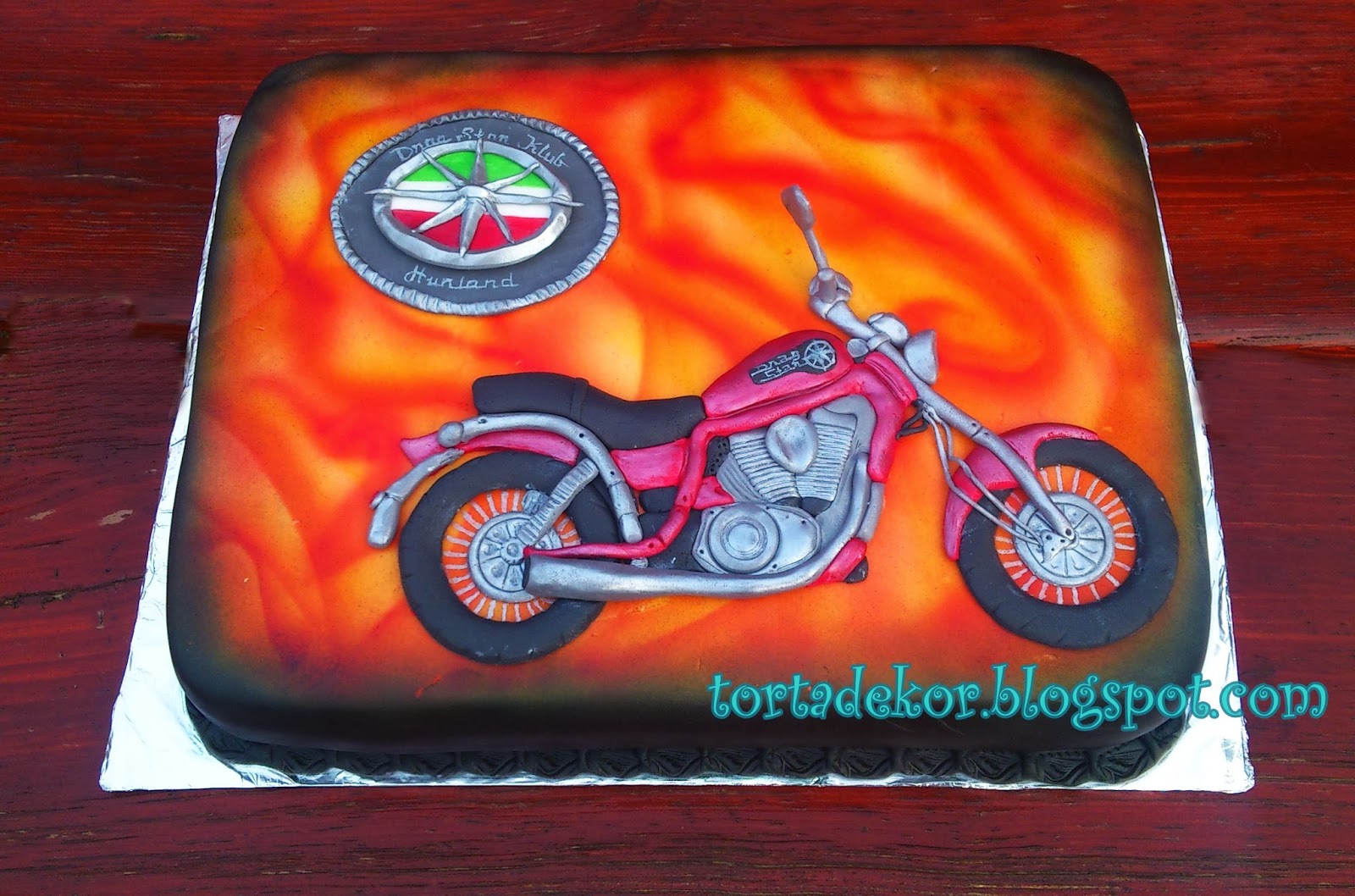 Torták és más finomságok: Motoros torta