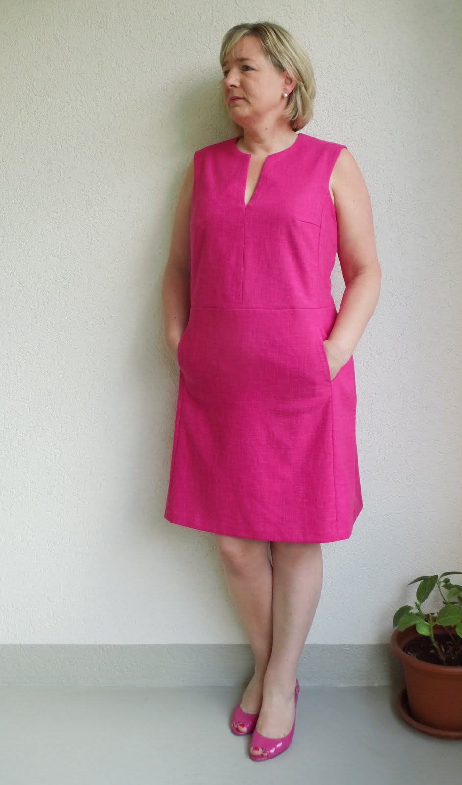 SONOEMI: Leinenkleid in Knallpink! (Burda 132-4/2011)