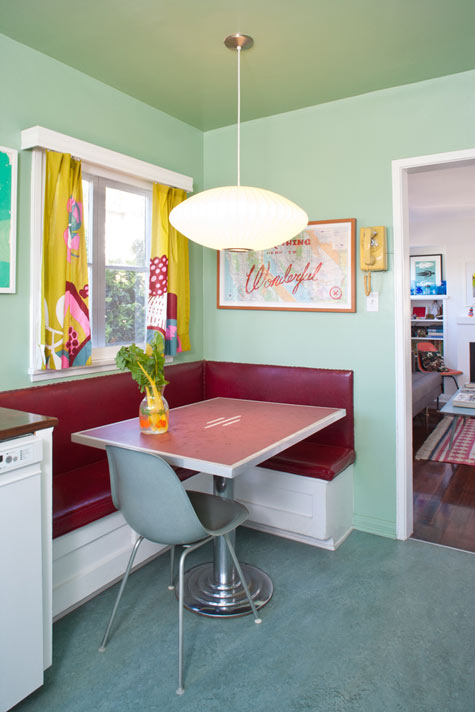 My Mini House of Style: The Breakfast Booth...