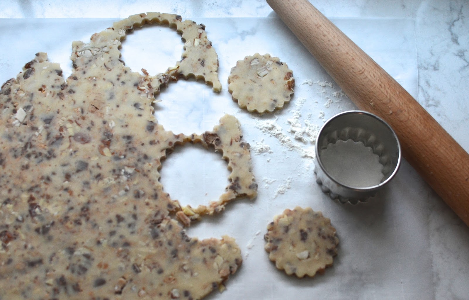 Playing with Flour: Almond Roca shortbread