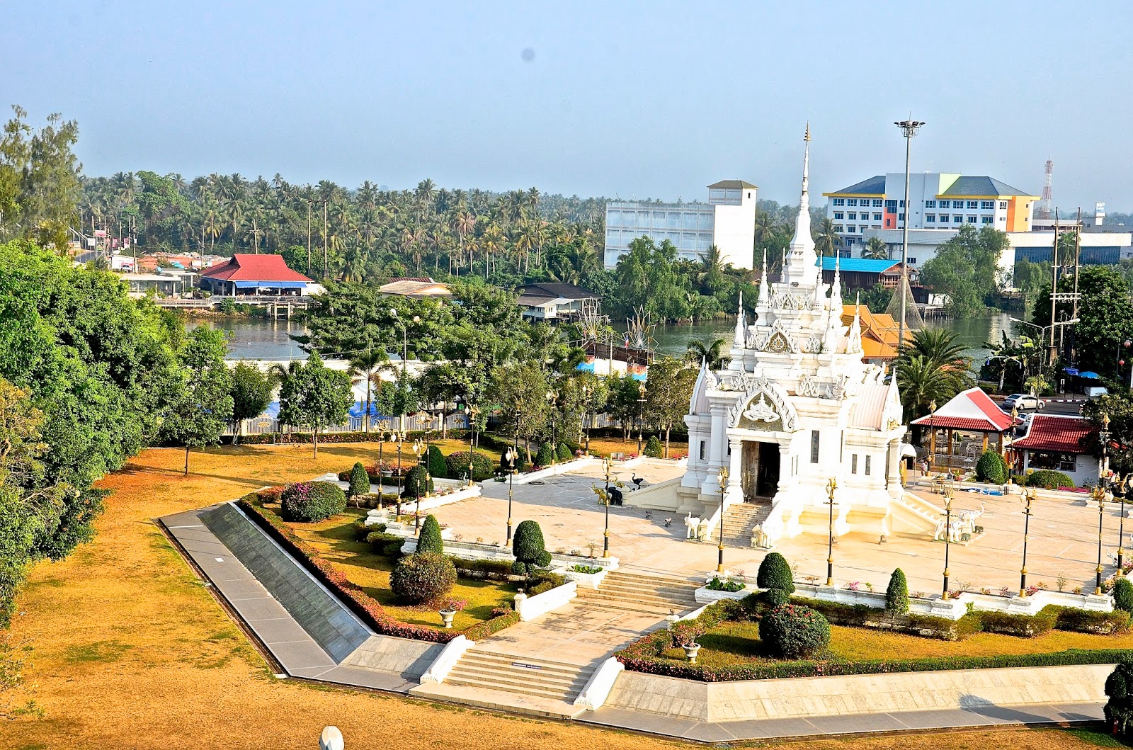 Liette Kyny Asie du Sud-Est 2013-2014: le 12 mars Surat Thani