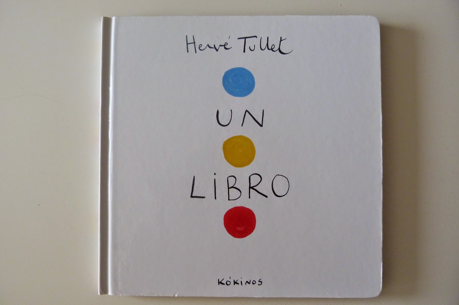 El mundo con Ó: Los cuentos de Ó. Un libro.