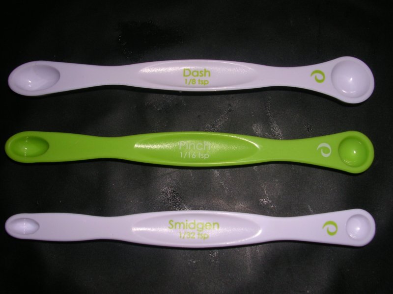 Rocket and Roses Vegan Kitchen: Gadgets - Magnetic Smidgen, Pinch and ...