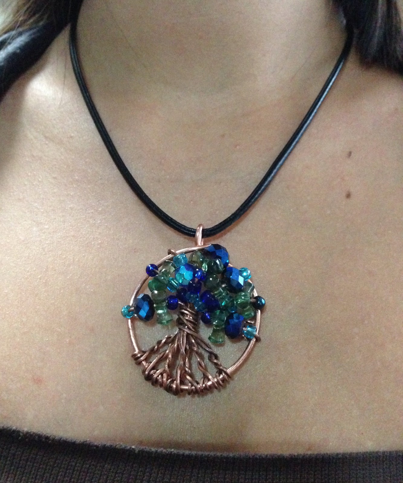 Collares en alambre: Collares, dijes y anillos de alambre