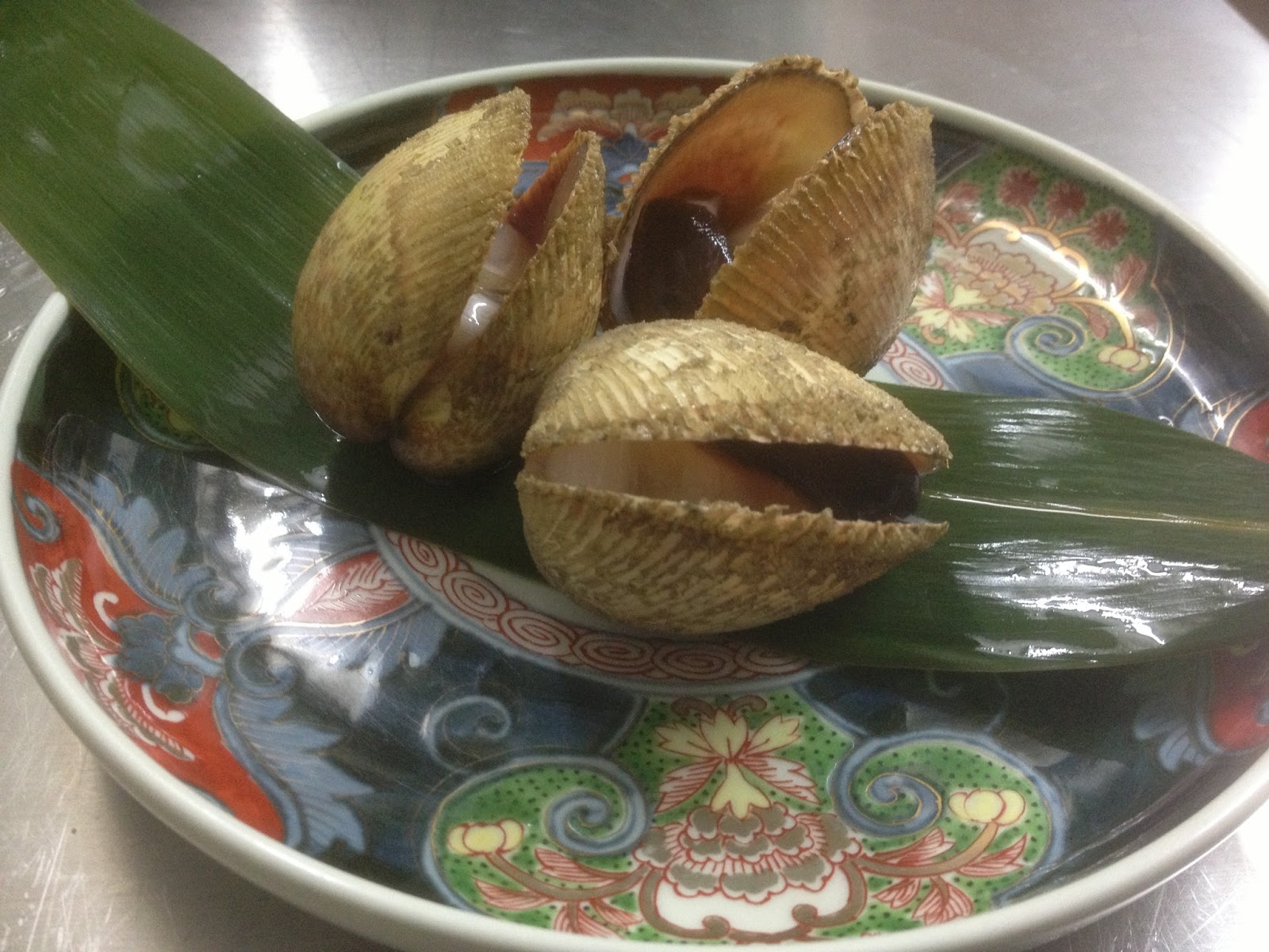 Tomoe Sushi Japanese Restaurant: Fresh cockle and live Kurumaebi ...