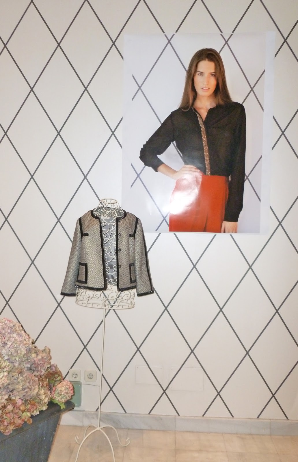 Le noir masquerade: Biombo 13