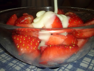 La Cocina De Sole: FRESAS CON LECHE CONDENSADA