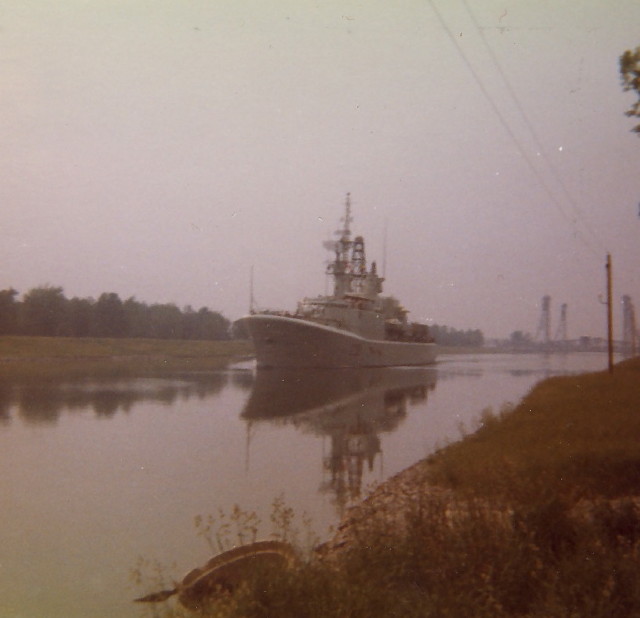Carlz Boats: Helicopter Destroyer HMCS FRASER (DDH 233) - Revisited