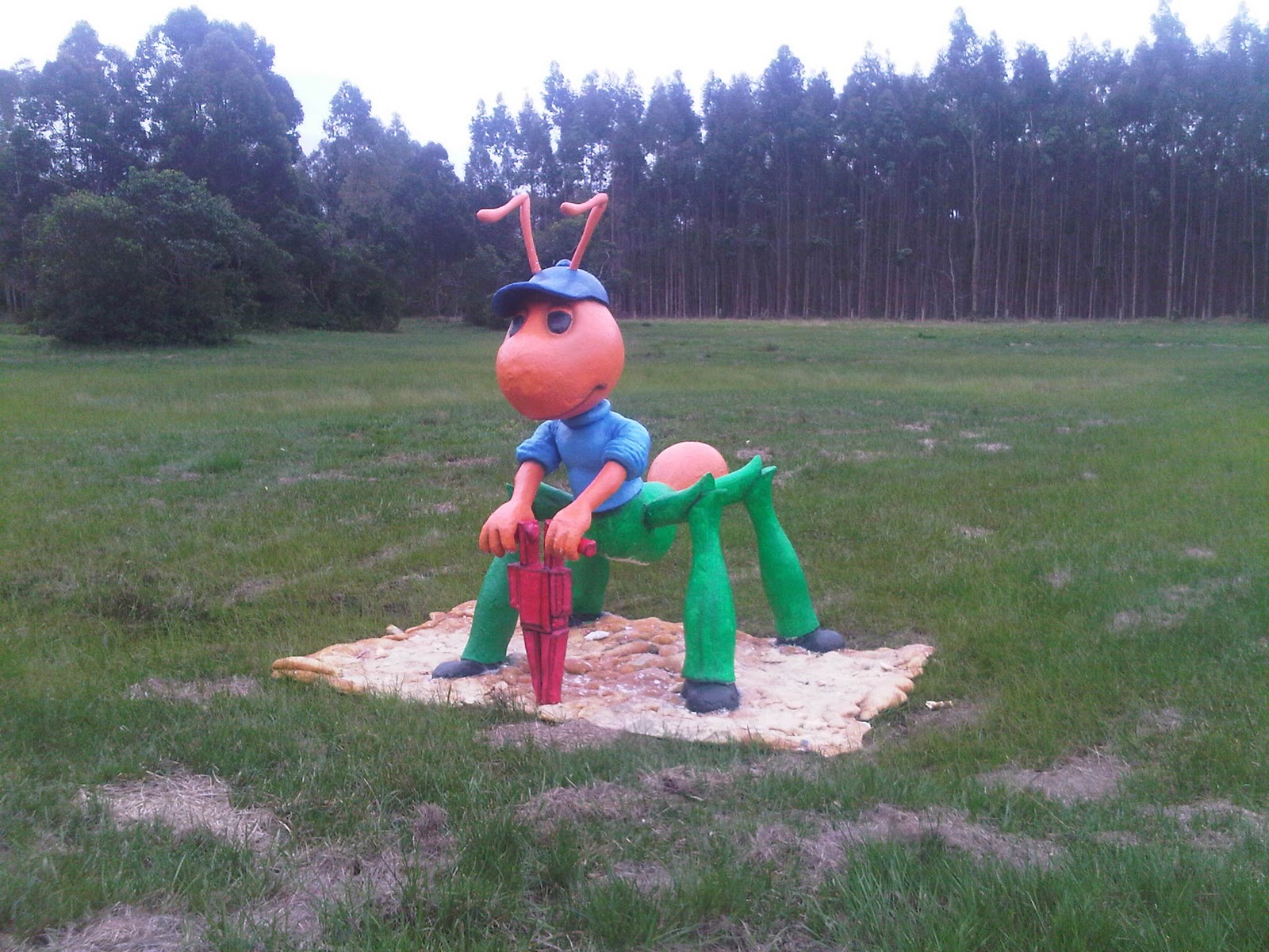 Jackson Wagner Esculturas: FORMIGA SEMEADEIRA