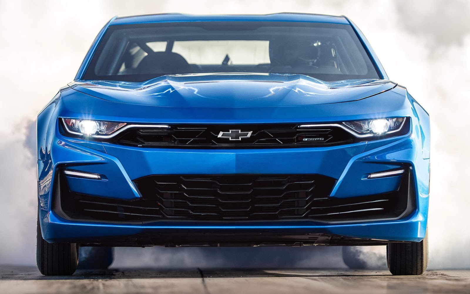 Chevrolet apresenta Camaro elétrico para arrancadas
