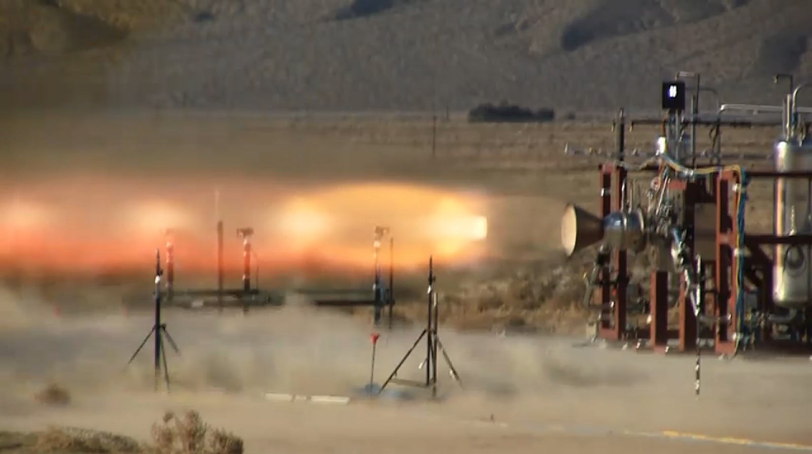 Randy's Rocketry: Nice Engine Firing!