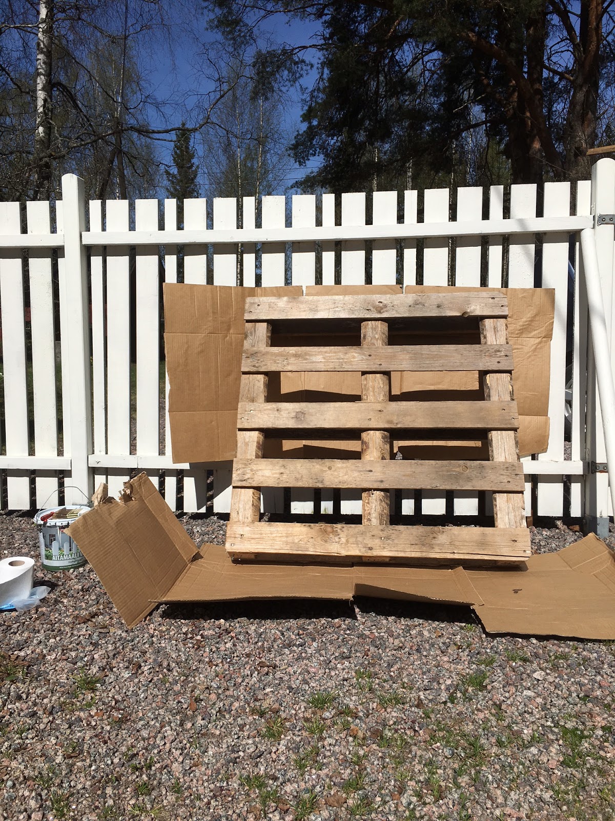 Kaunein hetki on nyt: Kuormalavasta yrttitelineeksi