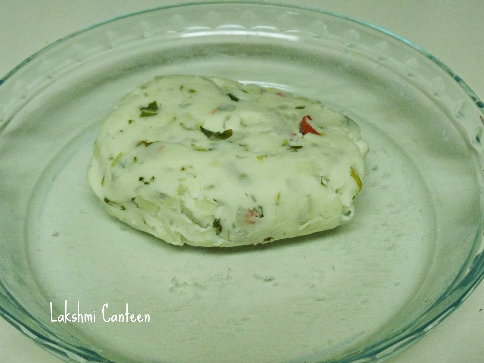 Lakshmi Canteen: Mosaru Kodubale ( Crispy Rice Flour Rings using Curd)