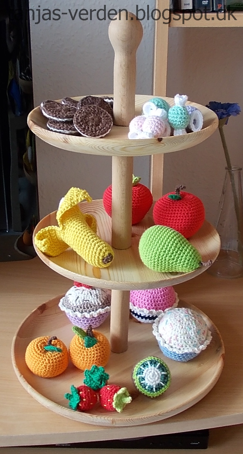 Tanja's Verden: Hæklede kager, frugt og slik..