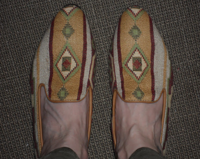 Must Own More: SURFACE TO AIR TAPESTRY SLIPPERS