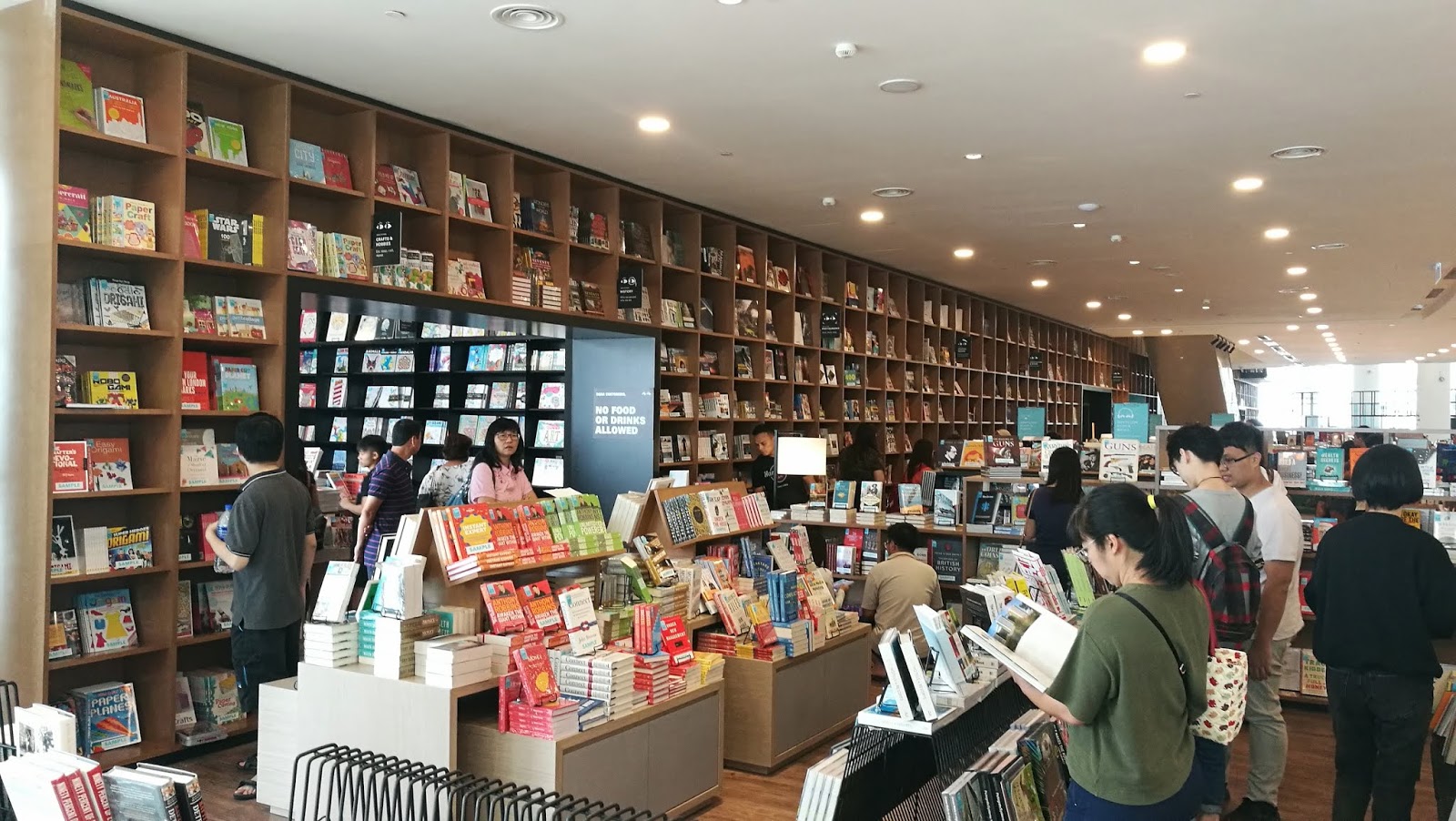 Really tall and long shelf at BookXcess in Gurney Paragon, Penang ...