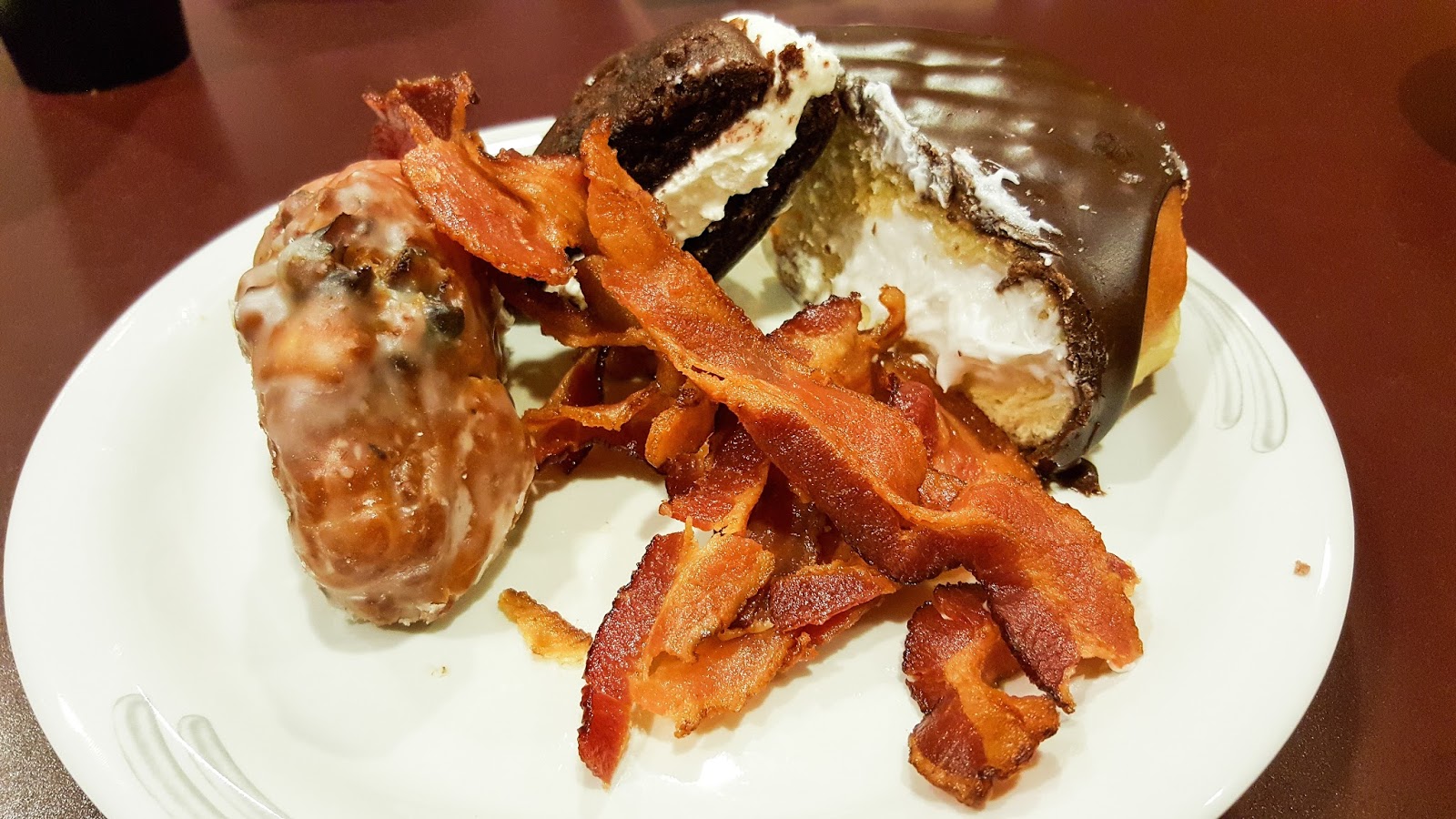 Belly of the Pig: Shady Maple Smorgasbord Breakfast Review [2]